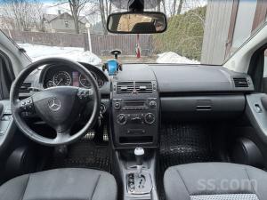 Sarkans Mercedes-Benz A 180 2008 Valka, ar dzinēja tilpumu 2.00 L un nobraukumu 189 tūkst. km par 3700 €, foto 8 vietnē AUTOMOTO.COM.LV