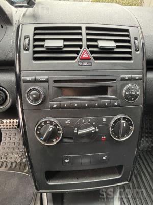 Sarkans Mercedes-Benz A 180 2008 Valka, ar dzinēja tilpumu 2.00 L un nobraukumu 189 tūkst. km par 3700 €, foto 11 vietnē AUTOMOTO.COM.LV