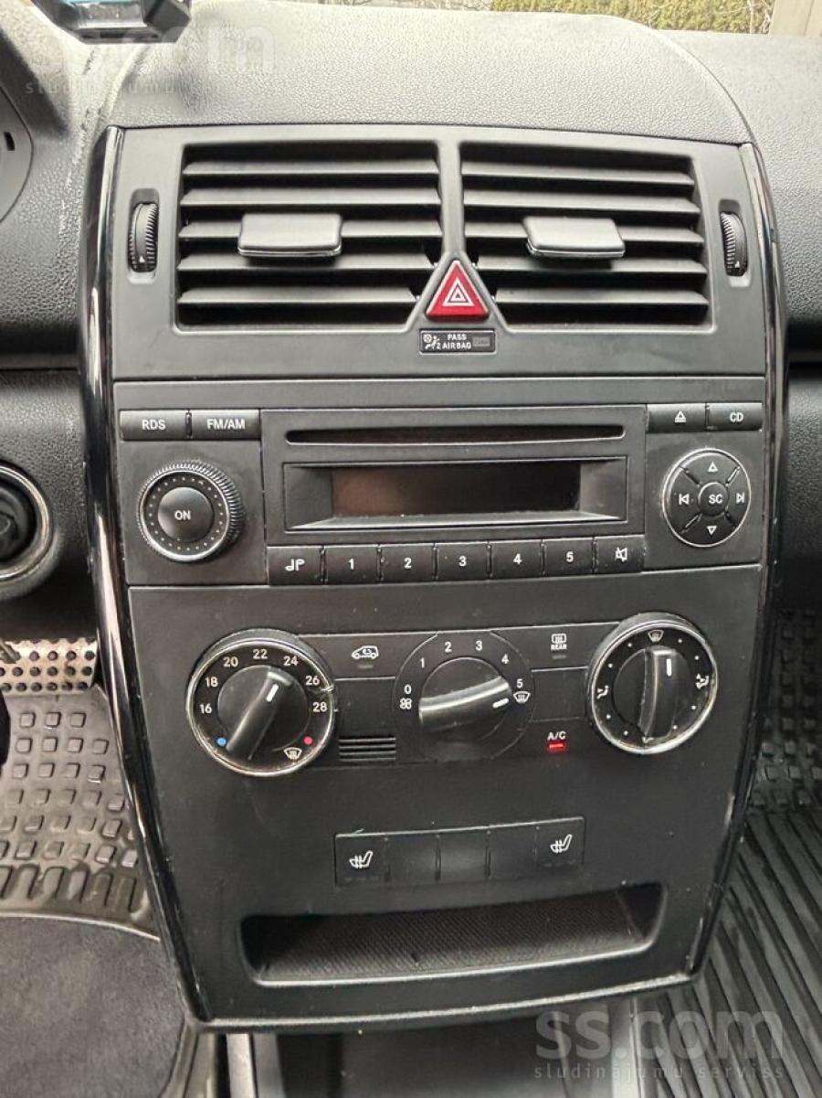 Sarkans Mercedes-Benz A 180 2008 Valka, ar dzinēja tilpumu 2.00 L un nobraukumu 189 tūkst. km par 3700 €, foto 11 vietnē AUTOMOTO.COM.LV