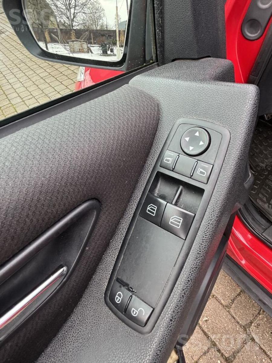 Sarkans Mercedes-Benz A 180 2008 Valka, ar dzinēja tilpumu 2.00 L un nobraukumu 189 tūkst. km par 3700 €, foto 13 vietnē AUTOMOTO.COM.LV