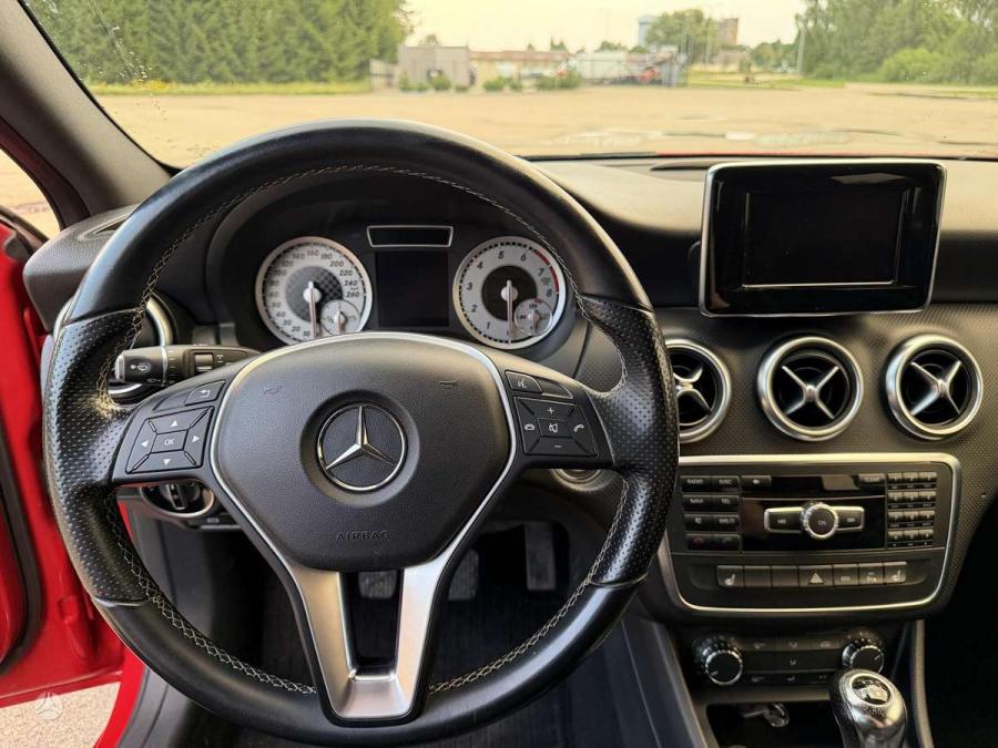 Red Mercedes-Benz A 180 2012 in Taurage, with an engine capacity of 1.60 L and mileage of 190 thousand km for 6500 €, photo 19 on AUTOMOTO.COM.LV