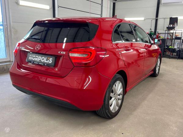 Red Mercedes-Benz A 180 2013 in Vilnius, with an engine capacity of 1.80 L and mileage of 198 thousand km for 9680 €, photo 7 on AUTOMOTO.COM.LV