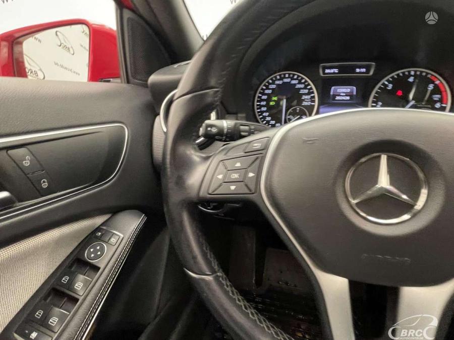 Sarkans Mercedes-Benz A 180 2014 Viļņa, ar dzinēja tilpumu 1.80 L un nobraukumu 202 tūkst. km par 7200 €, foto 30 vietnē AUTOMOTO.COM.LV
