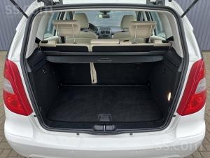 Balts Mercedes-Benz A 180 2010 Talsi, ar dzinēja tilpumu 2.00 L un nobraukumu 138 tūkst. km par 4250 €, foto 17 vietnē AUTOMOTO.COM.LV