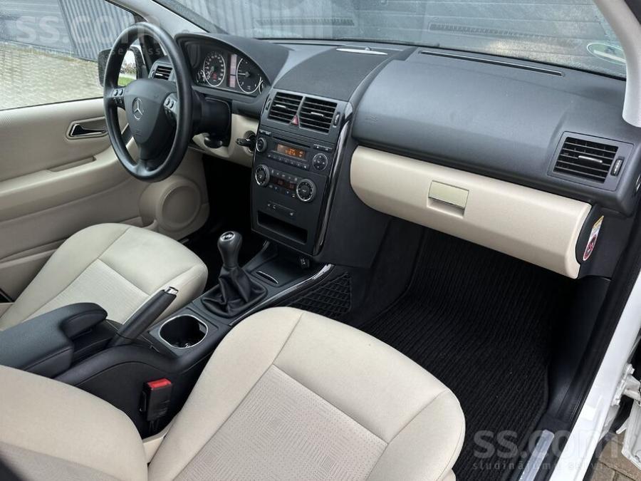 Balts Mercedes-Benz A 180 2010 Talsi, ar dzinēja tilpumu 2.00 L un nobraukumu 138 tūkst. km par 4250 €, foto 20 vietnē AUTOMOTO.COM.LV