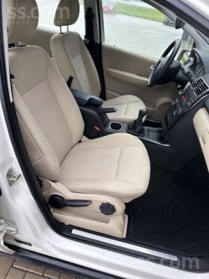 Balts Mercedes-Benz A 180 2010 Talsi, ar dzinēja tilpumu 2.00 L un nobraukumu 138 tūkst. km par 4250 €, foto 21 vietnē AUTOMOTO.COM.LV