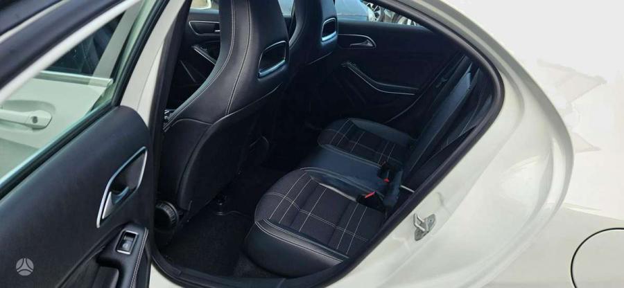 Balts Mercedes-Benz A 180 2012 Marijampole, ar dzinēja tilpumu 1.60 L un nobraukumu 185 tūkst. km par 7700 €, foto 13 vietnē AUTOMOTO.COM.LV