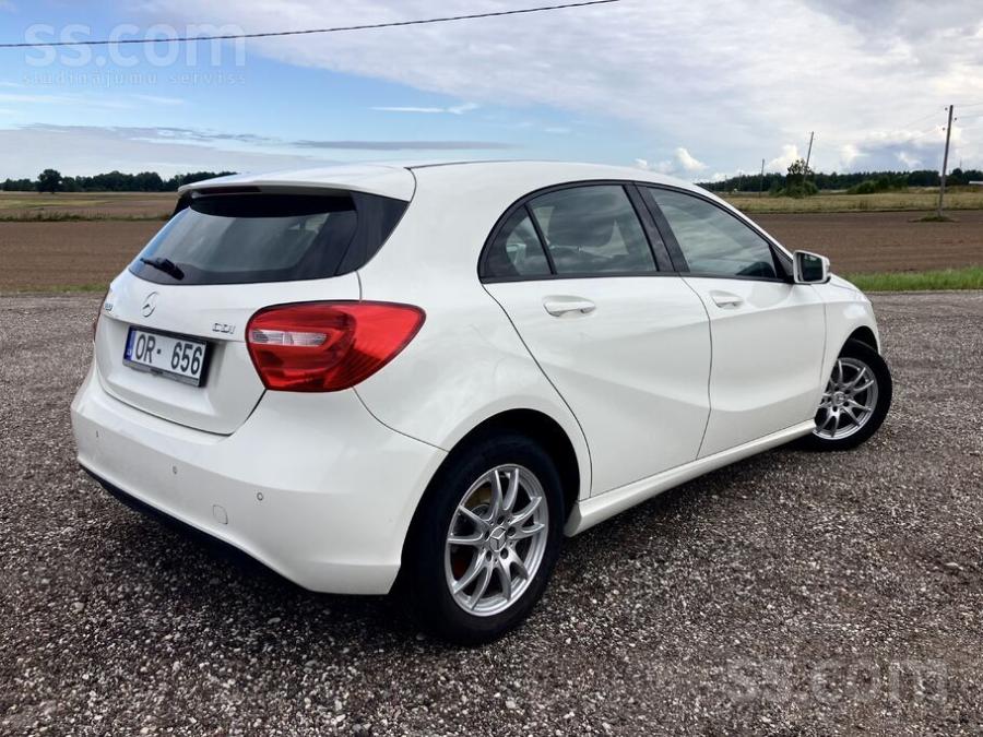 White Mercedes-Benz A 180 2013 in Talsi, with an engine capacity of 1.50 L and mileage of 223 thousand km for 7999 €, photo 4 on AUTOMOTO.COM.LV