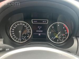 White Mercedes-Benz A 180 2013 in Talsi, with an engine capacity of 1.50 L and mileage of 223 thousand km for 7999 €, photo 9 on AUTOMOTO.COM.LV