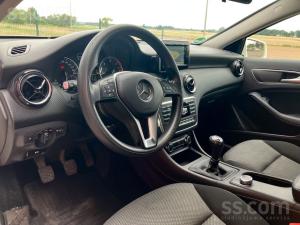 White Mercedes-Benz A 180 2013 in Talsi, with an engine capacity of 1.50 L and mileage of 223 thousand km for 7999 €, photo 13 on AUTOMOTO.COM.LV