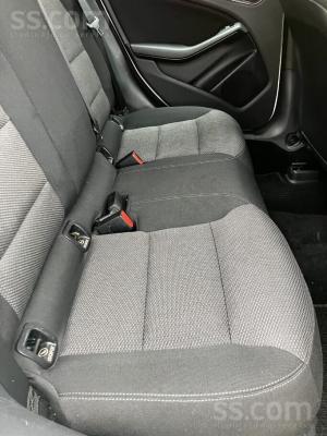 White Mercedes-Benz A 180 2013 in Talsi, with an engine capacity of 1.50 L and mileage of 223 thousand km for 7999 €, photo 16 on AUTOMOTO.COM.LV