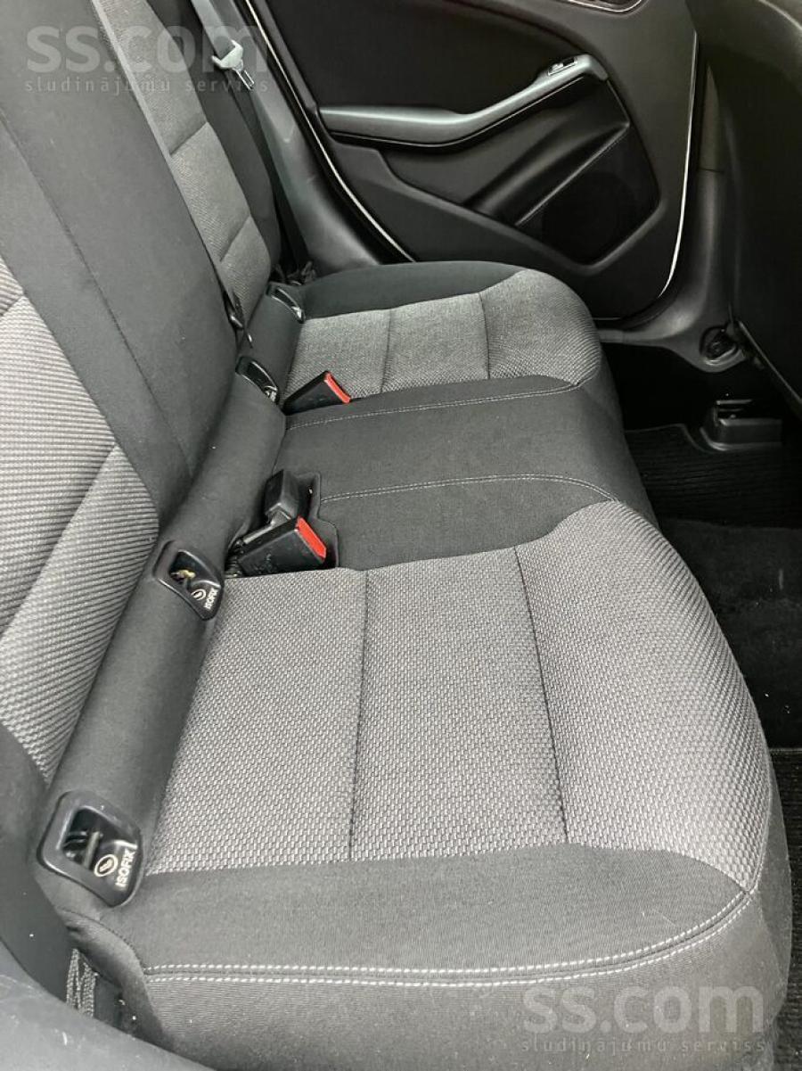 White Mercedes-Benz A 180 2013 in Talsi, with an engine capacity of 1.50 L and mileage of 223 thousand km for 7999 €, photo 16 on AUTOMOTO.COM.LV