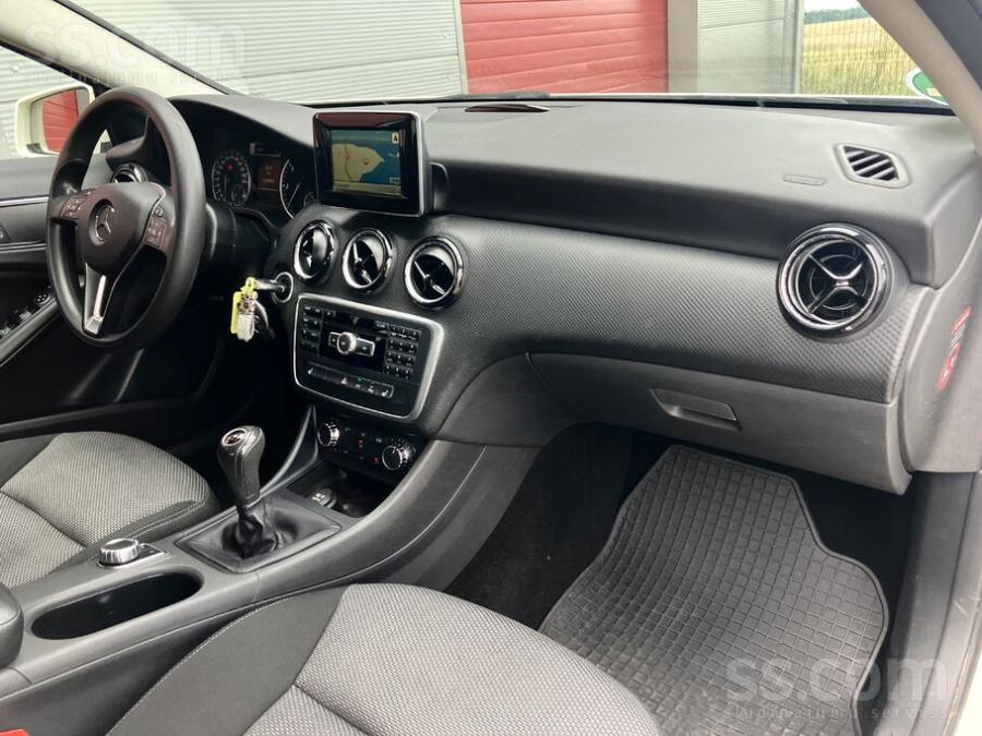 White Mercedes-Benz A 180 2013 in Talsi, with an engine capacity of 1.50 L and mileage of 223 thousand km for 7999 €, photo 17 on AUTOMOTO.COM.LV