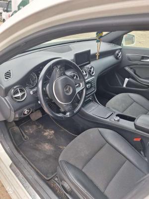 White Mercedes-Benz A 180 2013 in Vilnius, with an engine capacity of 1.80 L and mileage of 275 thousand km for 4150 €, photo 6 on AUTOMOTO.COM.LV