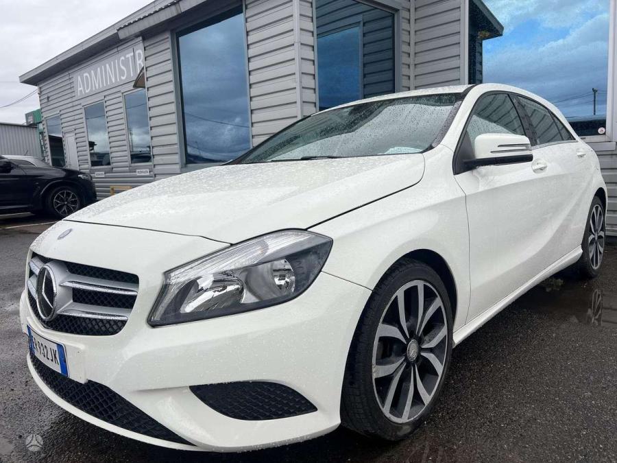 White Mercedes-Benz A 180 2013 in Kaunas, with an engine capacity of 1.80 L and mileage of 205 thousand km for 8900 €, photo 1 on AUTOMOTO.COM.LV