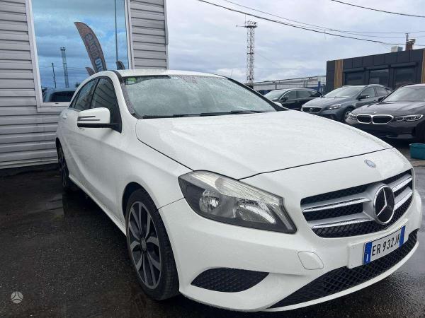 Мерседес А 180 2013 в Каунас на AUTOMOTO.COM.LV Белый Мерседес А 180 2013 в Каунас, объемом двигателя 1.80 л и пробегом 205 тыс. км за 8900 €, фото 5 на AUTOMOTO.COM.LV