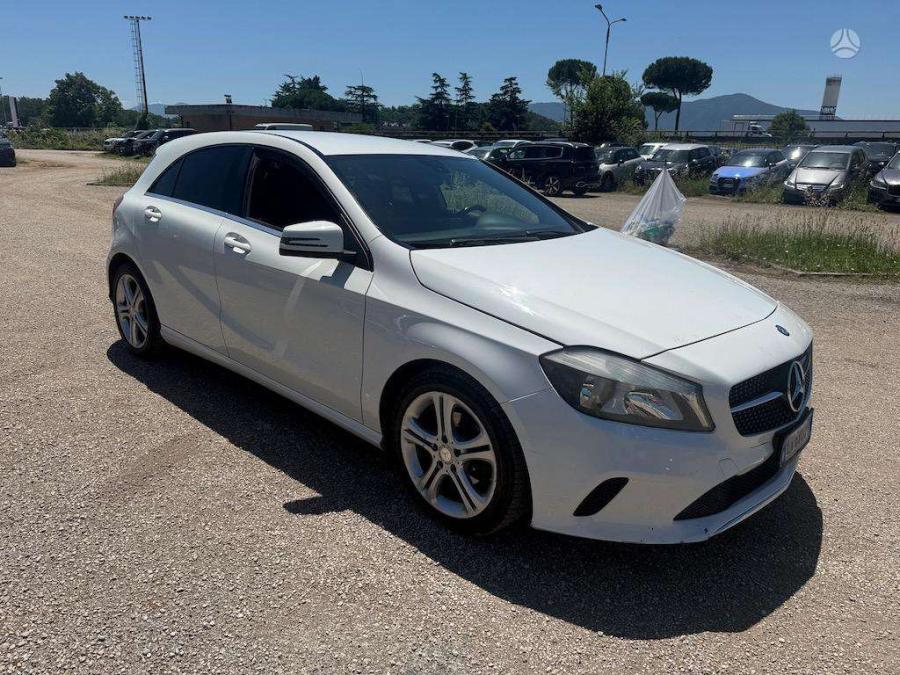 White Mercedes-Benz A 180 2014 in Siauliai, with an engine capacity of 1.80 L and mileage of 270 thousand km for 5200 €, photo 4 on AUTOMOTO.COM.LV