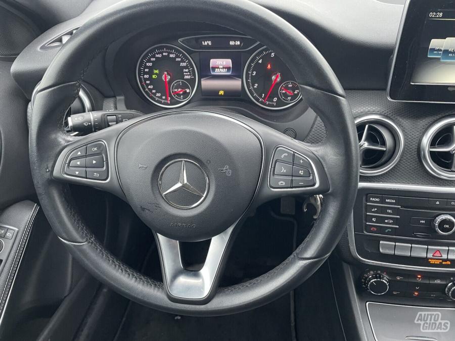 Balts Mercedes-Benz A 180 2017 Viļņa, ar dzinēja tilpumu 1.60 L un nobraukumu 237 tūkst. km par 7990 €, foto 6 vietnē AUTOMOTO.COM.LV