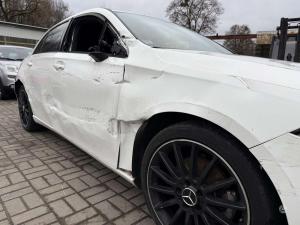 White Mercedes-Benz A 180 2018 in Kaunas, with an engine capacity of 1.46 L and mileage of 185 thousand km for 11700 €, photo 3 on AUTOMOTO.COM.LV