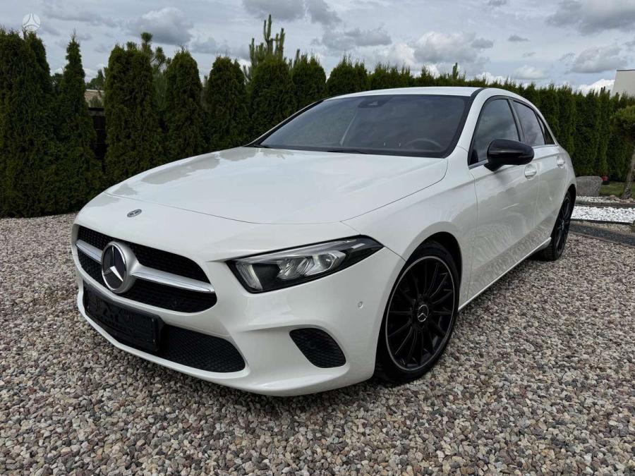 White Mercedes-Benz A 180 2018 in Jonava, with an engine capacity of 1.46 L and mileage of 188 thousand km for 15000 €, photo 3 on AUTOMOTO.COM.LV