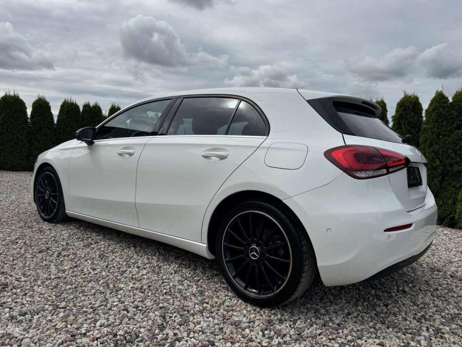 White Mercedes-Benz A 180 2018 in Jonava, with an engine capacity of 1.46 L and mileage of 188 thousand km for 15000 €, photo 5 on AUTOMOTO.COM.LV