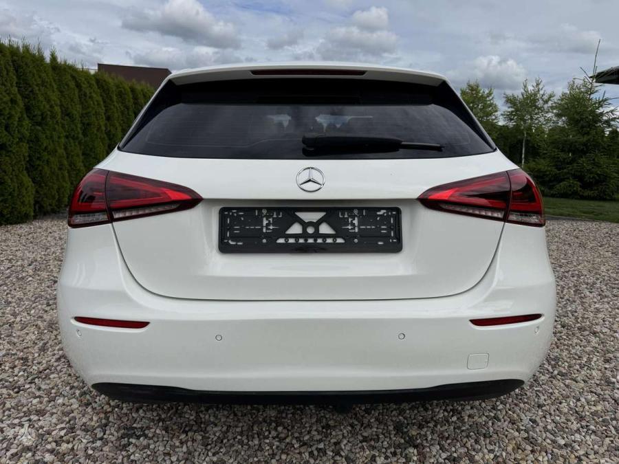 White Mercedes-Benz A 180 2018 in Jonava, with an engine capacity of 1.46 L and mileage of 188 thousand km for 15000 €, photo 11 on AUTOMOTO.COM.LV