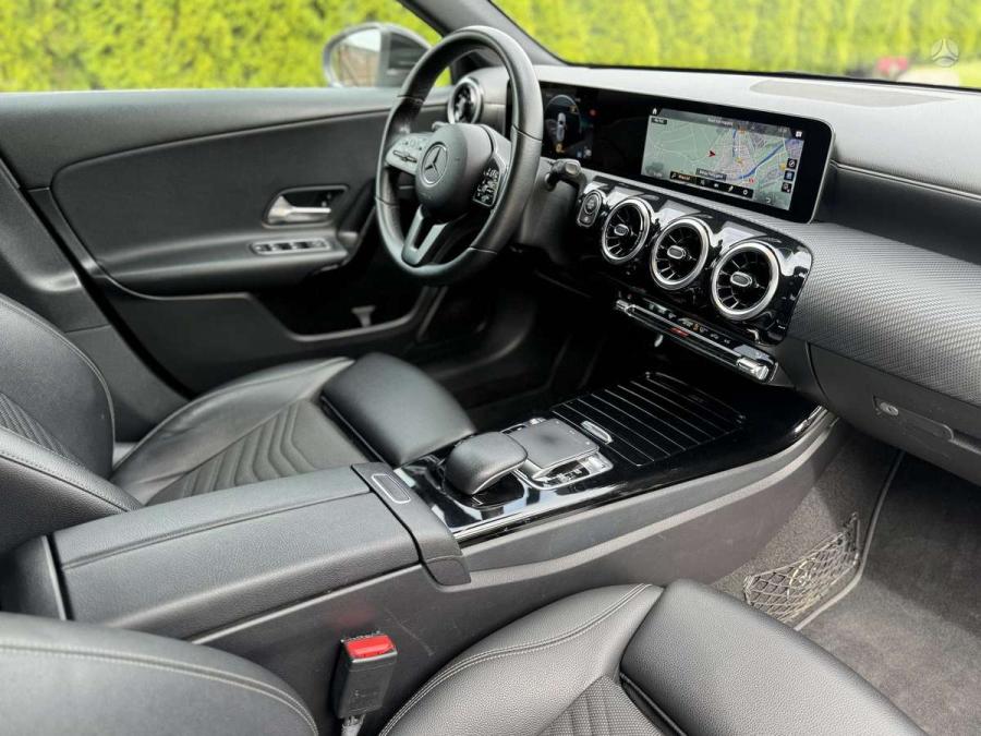 White Mercedes-Benz A 180 2018 in Jonava, with an engine capacity of 1.46 L and mileage of 188 thousand km for 15000 €, photo 18 on AUTOMOTO.COM.LV
