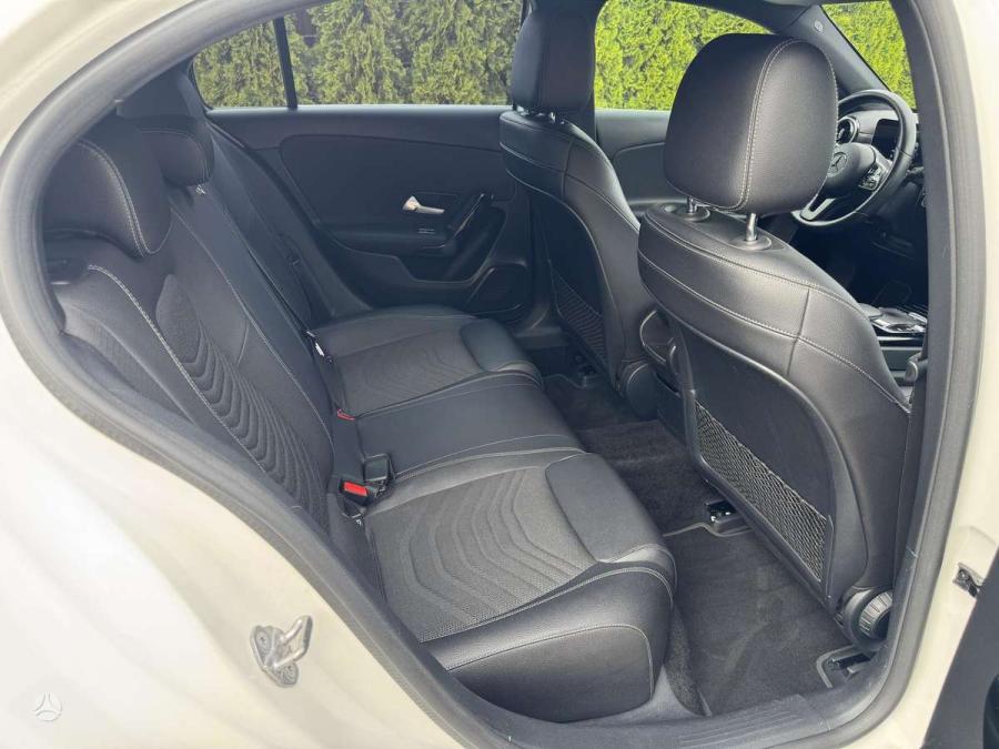 White Mercedes-Benz A 180 2018 in Jonava, with an engine capacity of 1.46 L and mileage of 188 thousand km for 15000 €, photo 20 on AUTOMOTO.COM.LV