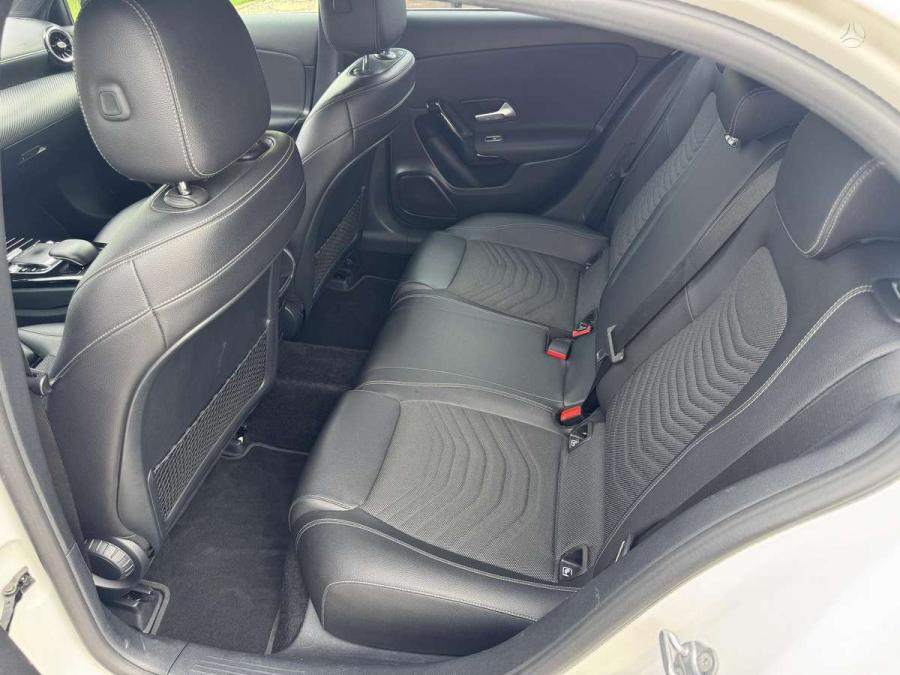 White Mercedes-Benz A 180 2018 in Jonava, with an engine capacity of 1.46 L and mileage of 188 thousand km for 15000 €, photo 21 on AUTOMOTO.COM.LV