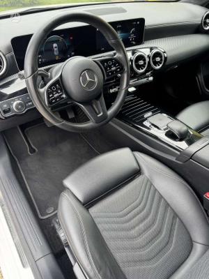 White Mercedes-Benz A 180 2018 in Jonava, with an engine capacity of 1.46 L and mileage of 188 thousand km for 15000 €, photo 22 on AUTOMOTO.COM.LV