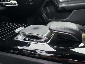 White Mercedes-Benz A 180 2018 in Jonava, with an engine capacity of 1.46 L and mileage of 188 thousand km for 15000 €, photo 25 on AUTOMOTO.COM.LV