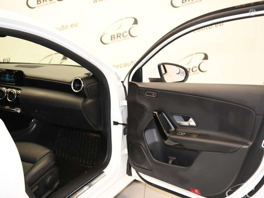 White Mercedes-Benz A 180 2019 in Vilnius, with an engine capacity of 1.33 L and mileage of 52 thousand km for 16900 €, photo 9 on AUTOMOTO.COM.LV