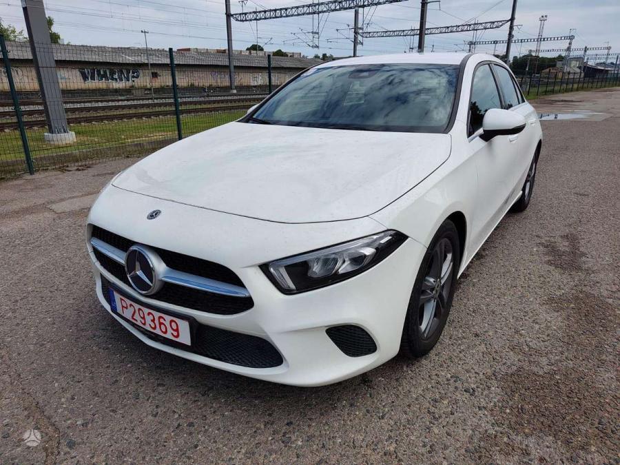 Balts Mercedes-Benz A 180 2019 Šauļi, ar dzinēja tilpumu 1.40 L un nobraukumu 51 tūkst. km par 15900 €, foto 1 vietnē AUTOMOTO.COM.LV