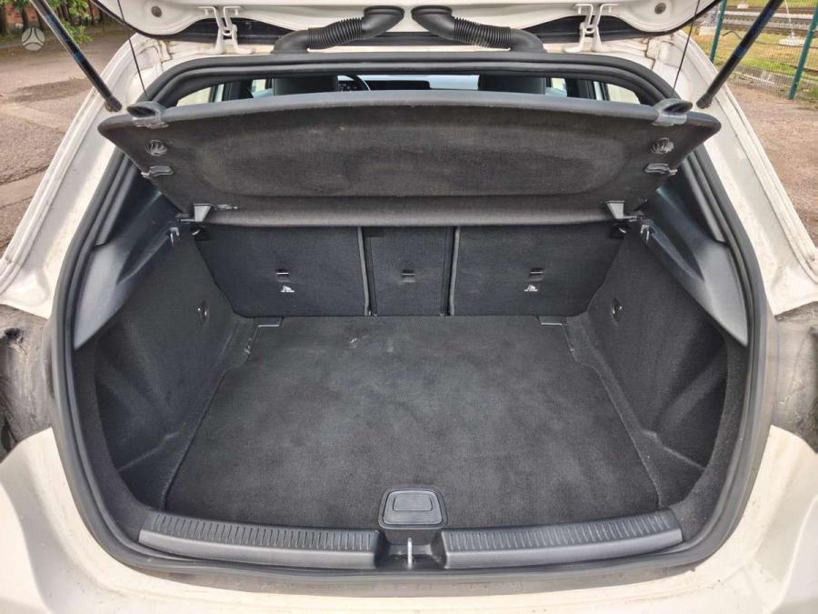 Balts Mercedes-Benz A 180 2019 Šauļi, ar dzinēja tilpumu 1.40 L un nobraukumu 51 tūkst. km par 15900 €, foto 17 vietnē AUTOMOTO.COM.LV