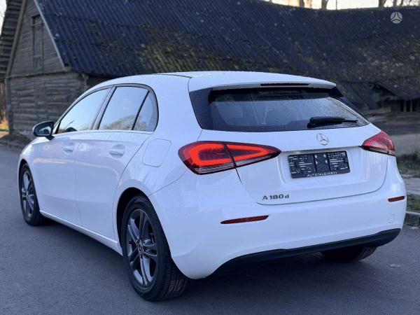 Balts Mercedes-Benz A 180 2020 Utena, ar dzinēja tilpumu 1.46 L un nobraukumu 158 tūkst. km par 15990 €, foto 3 vietnē AUTOMOTO.COM.LV