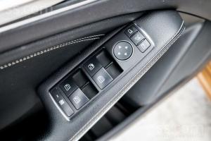 Yellow Mercedes-Benz A 180 2013 in Riga, with an engine capacity of 1.80 L and mileage of 3035 thousand km for 11990 €, photo 11 on AUTOMOTO.COM.LV