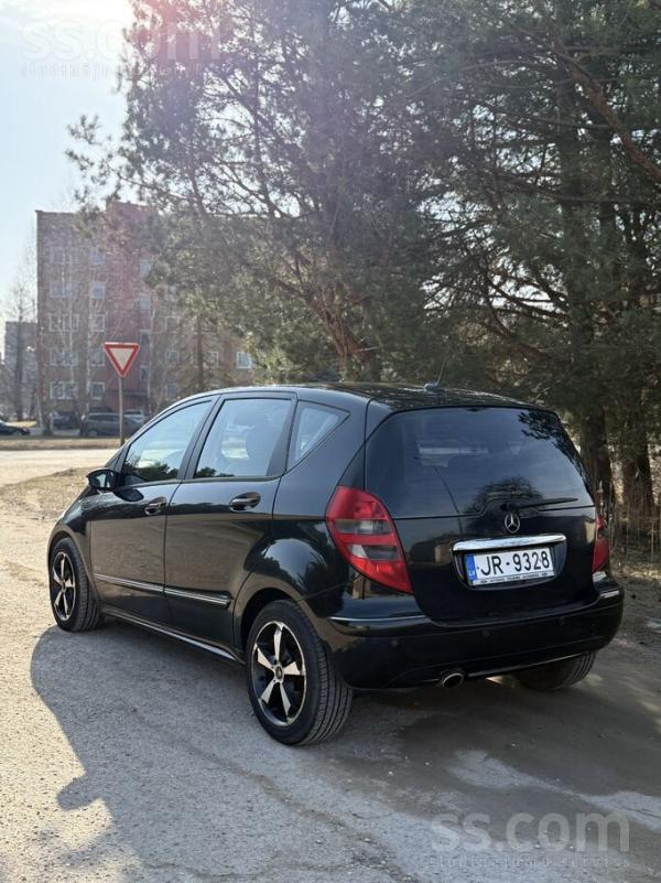 Black Mercedes-Benz A 200 2006 in Kuldiga, with an engine capacity of 2.00 L and mileage of 366 thousand km for 2300 €, photo 4 on AUTOMOTO.COM.LV