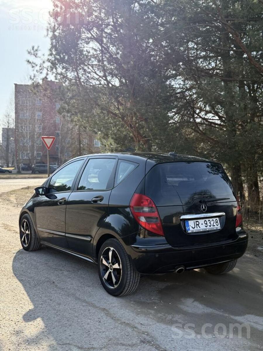 Black Mercedes-Benz A 200 2006 in Kuldiga, with an engine capacity of 2.00 L and mileage of 366 thousand km for 2300 €, photo 4 on AUTOMOTO.COM.LV