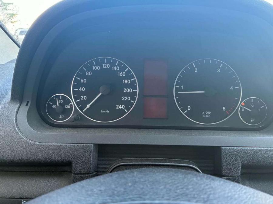 Black Mercedes-Benz A 200 2007 in Vilnius, with an engine capacity of 1.99 L and mileage of 309 thousand km for 999 €, photo 13 on AUTOMOTO.COM.LV