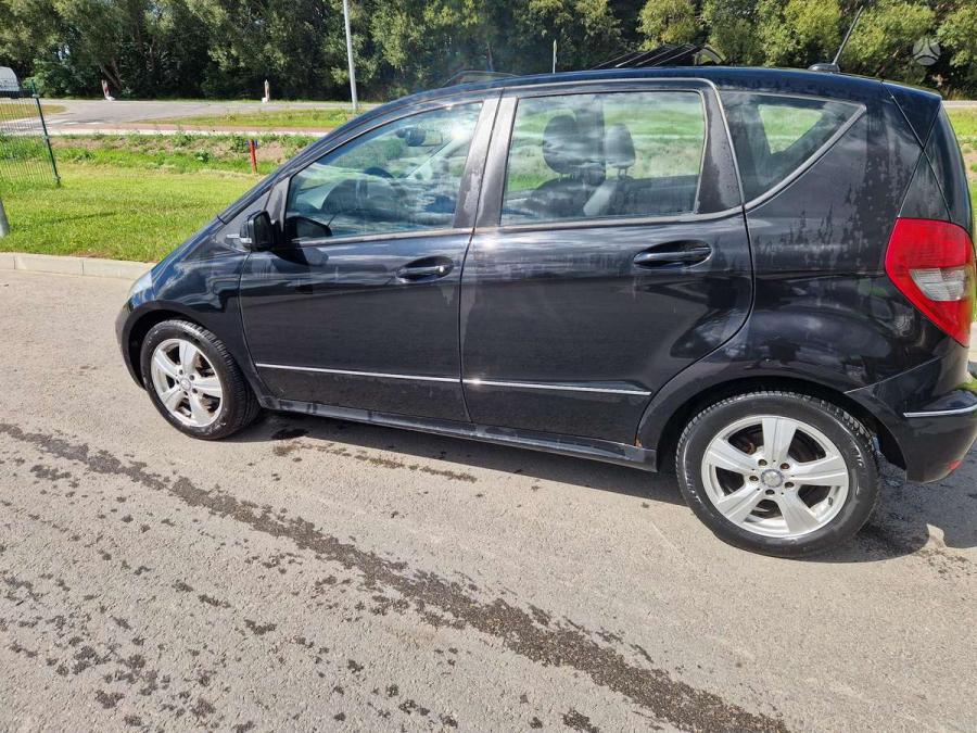Black Mercedes-Benz A 200 2012 in Taurage, with an engine capacity of 1.99 L and mileage of 263 thousand km for 2650 €, photo 11 on AUTOMOTO.COM.LV