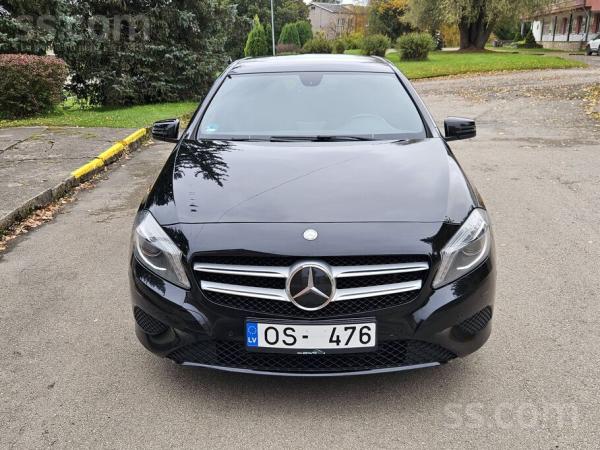 Melns Mercedes-Benz A 200 2012 Jēkabpils, ar dzinēja tilpumu 1.80 L un nobraukumu 283 tūkst. km par 7990 €, foto 4 vietnē AUTOMOTO.COM.LV