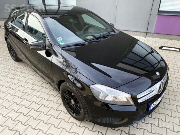 Black Mercedes-Benz A 200 2013 in Riga, with an engine capacity of 1.80 L and mileage of 193 thousand km for 9500 €, photo 4 on AUTOMOTO.COM.LV