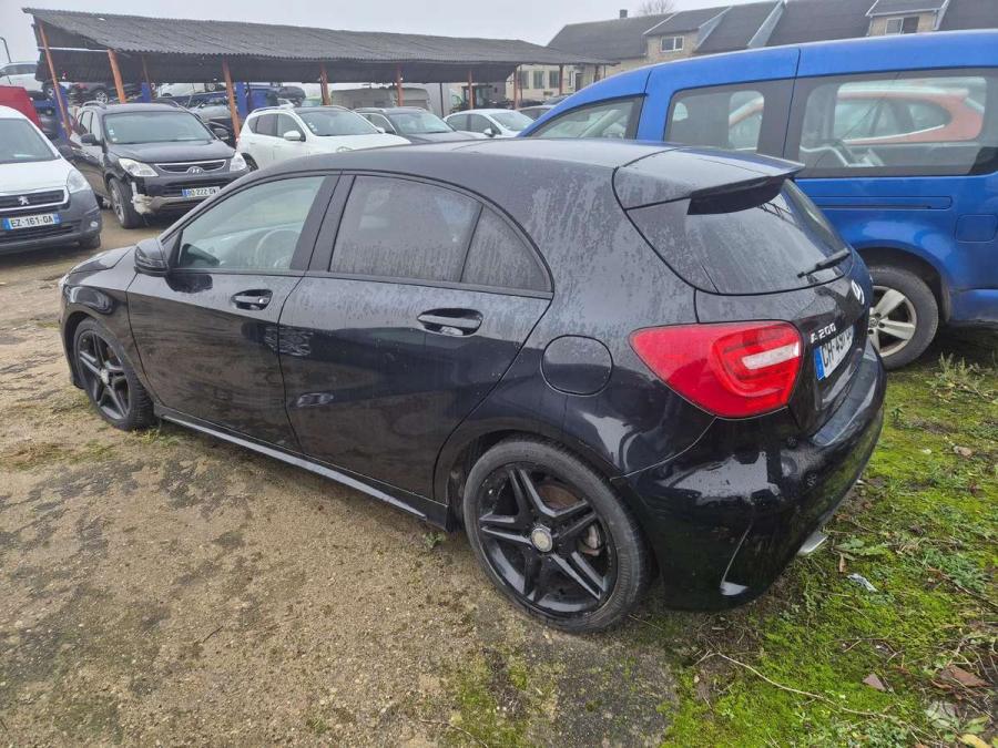 Black Mercedes-Benz A 200 2013 in Taurage, with an engine capacity of 1.80 L and mileage of 238 thousand km for 5000 €, photo 2 on AUTOMOTO.COM.LV