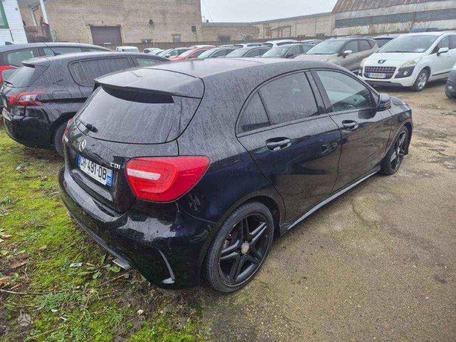 Black Mercedes-Benz A 200 2013 in Taurage, with an engine capacity of 1.80 L and mileage of 238 thousand km for 5000 €, photo 3 on AUTOMOTO.COM.LV