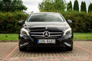 Black Mercedes-Benz A 200 2013 in Jelgava, with an engine capacity of 1.80 L and mileage of 185 thousand km for 9600 €, photo 3 on AUTOMOTO.COM.LV