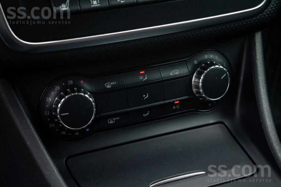 Black Mercedes-Benz A 200 2013 in Jelgava, with an engine capacity of 1.80 L and mileage of 185 thousand km for 9600 €, photo 18 on AUTOMOTO.COM.LV