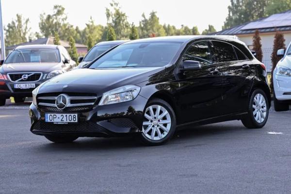 Black Mercedes-Benz A 200 2013 in Jelgava, with an engine capacity of 1.80 L and mileage of 249 thousand km for 7990 €, photo 1 on AUTOMOTO.COM.LV