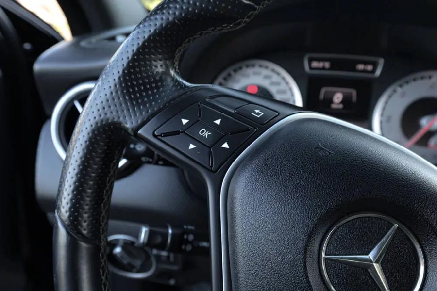 Melns Mercedes-Benz A 200 2013 Jelgava, ar dzinēja tilpumu 1.80 L un nobraukumu 249 tūkst. km par 7990 €, foto 22 vietnē AUTOMOTO.COM.LV