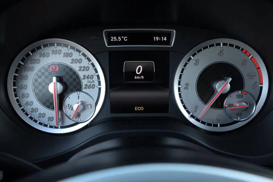 Melns Mercedes-Benz A 200 2013 Jelgava, ar dzinēja tilpumu 1.80 L un nobraukumu 249 tūkst. km par 7990 €, foto 24 vietnē AUTOMOTO.COM.LV