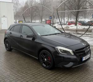 Melns Mercedes-Benz A 200 2014 Viļņa, ar dzinēja tilpumu 2.14 L un nobraukumu 199 tūkst. km par 7300 €, foto  vietnē AUTOMOTO.COM.LV